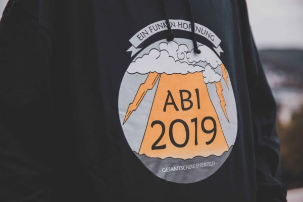 Abipullis & T-Shirts | Euer Premium Abipulli von AbiHoodie | Jetzt Anfragen